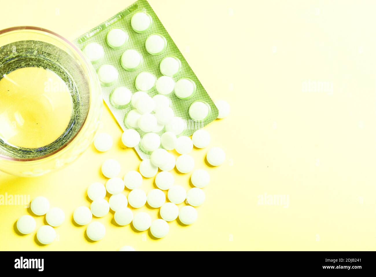 Pile of pills Stock Photo - Alamy