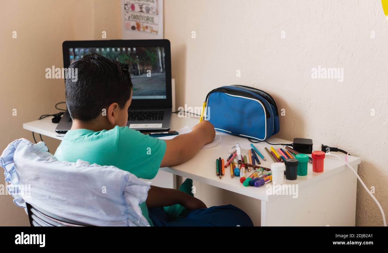 Work from home video call children hi-res stock photography and images - Alamy