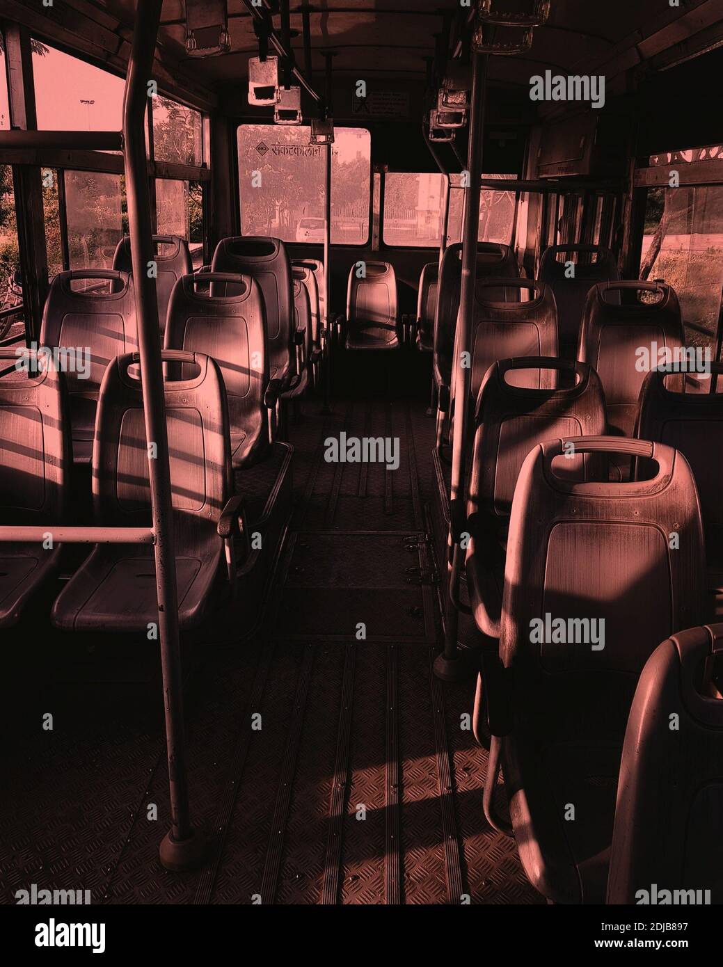Bus empty hi-res stock photography and images - Alamy