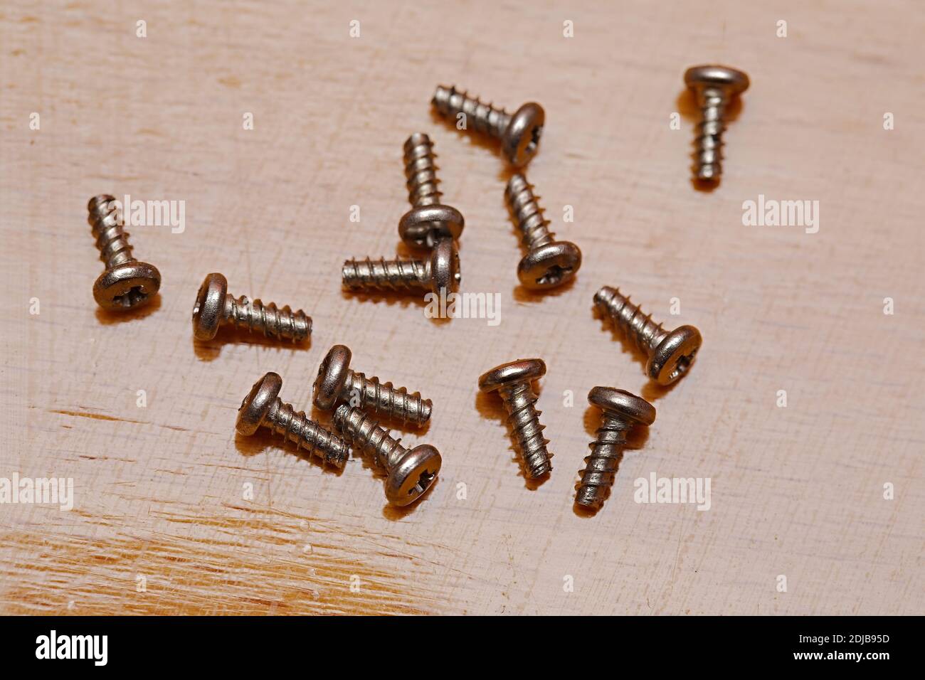 Simple screw hi-res stock photography and images - Alamy