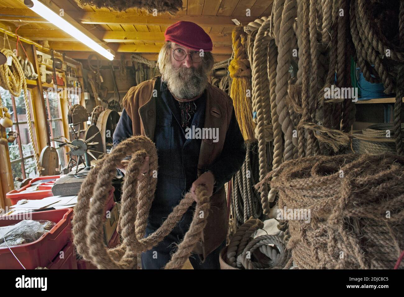 GREAT BRITAIN / England /Ipswich/Suffolk/ Des Pawson ropeworker Stock ...