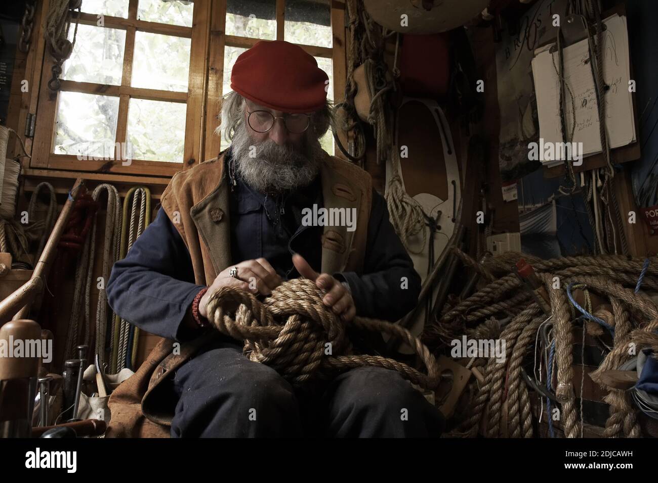 GREAT BRITAIN / England /Ipswich/Suffolk/ Des Pawson ropeworker Stock ...