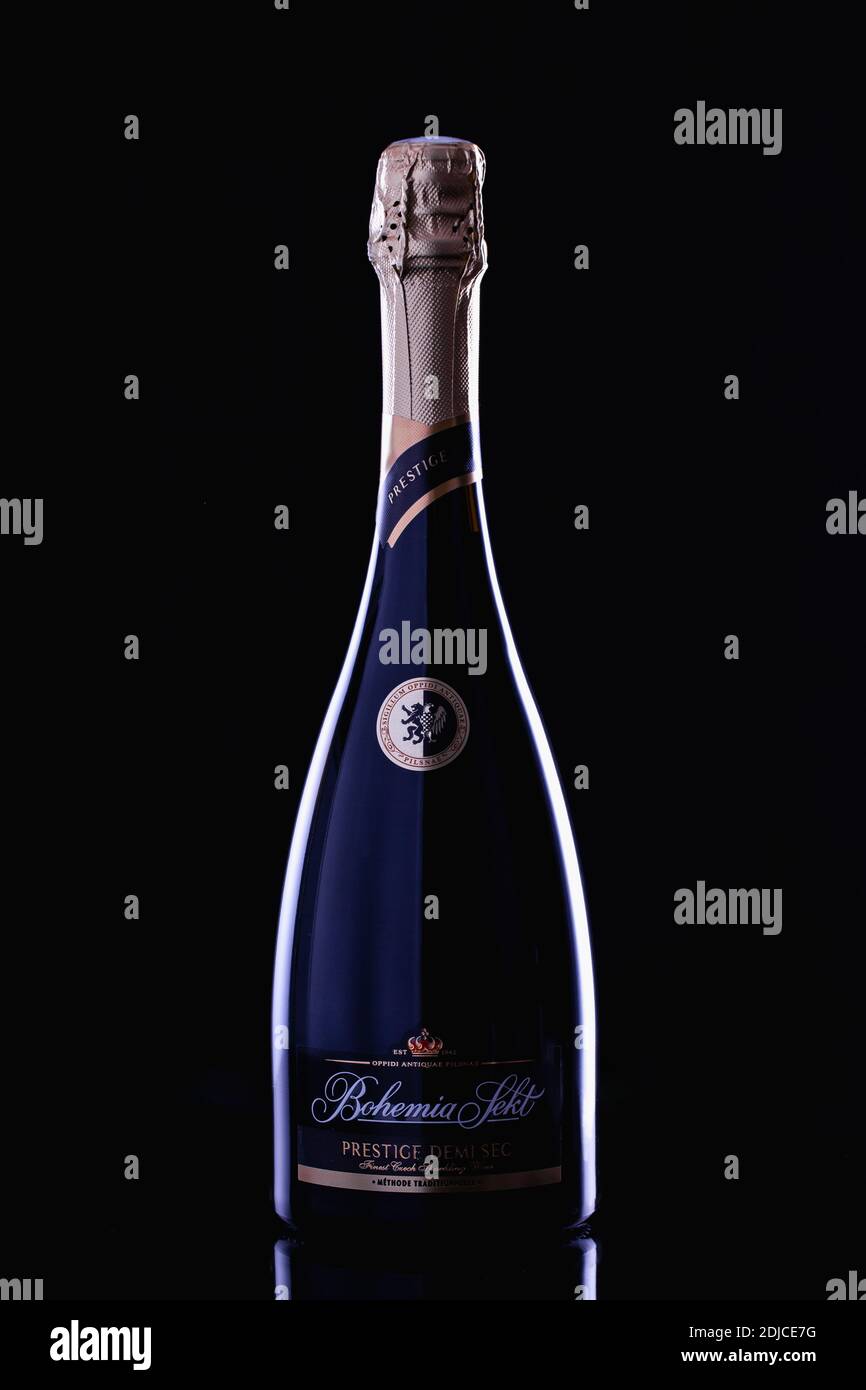 Sekt bottle hi-res stock photography and images - Alamy
