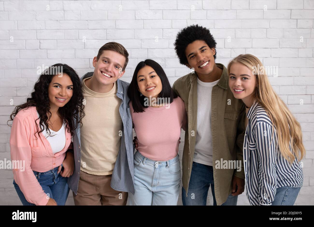 Friendship of exchange students and modern education Stock Photo - Alamy