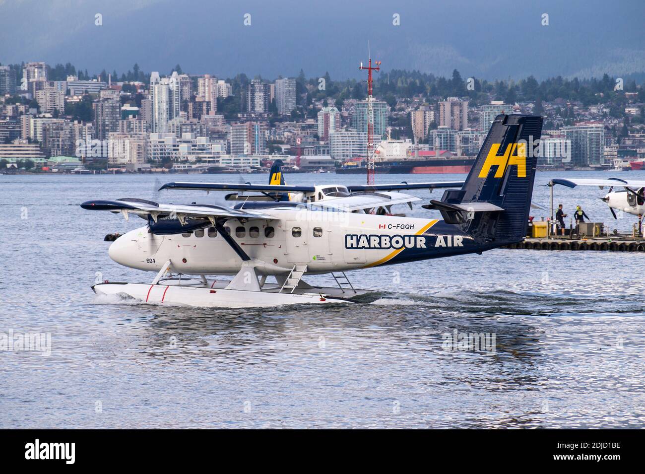 Scheduled floatplane service hi-res stock photography and images - Alamy