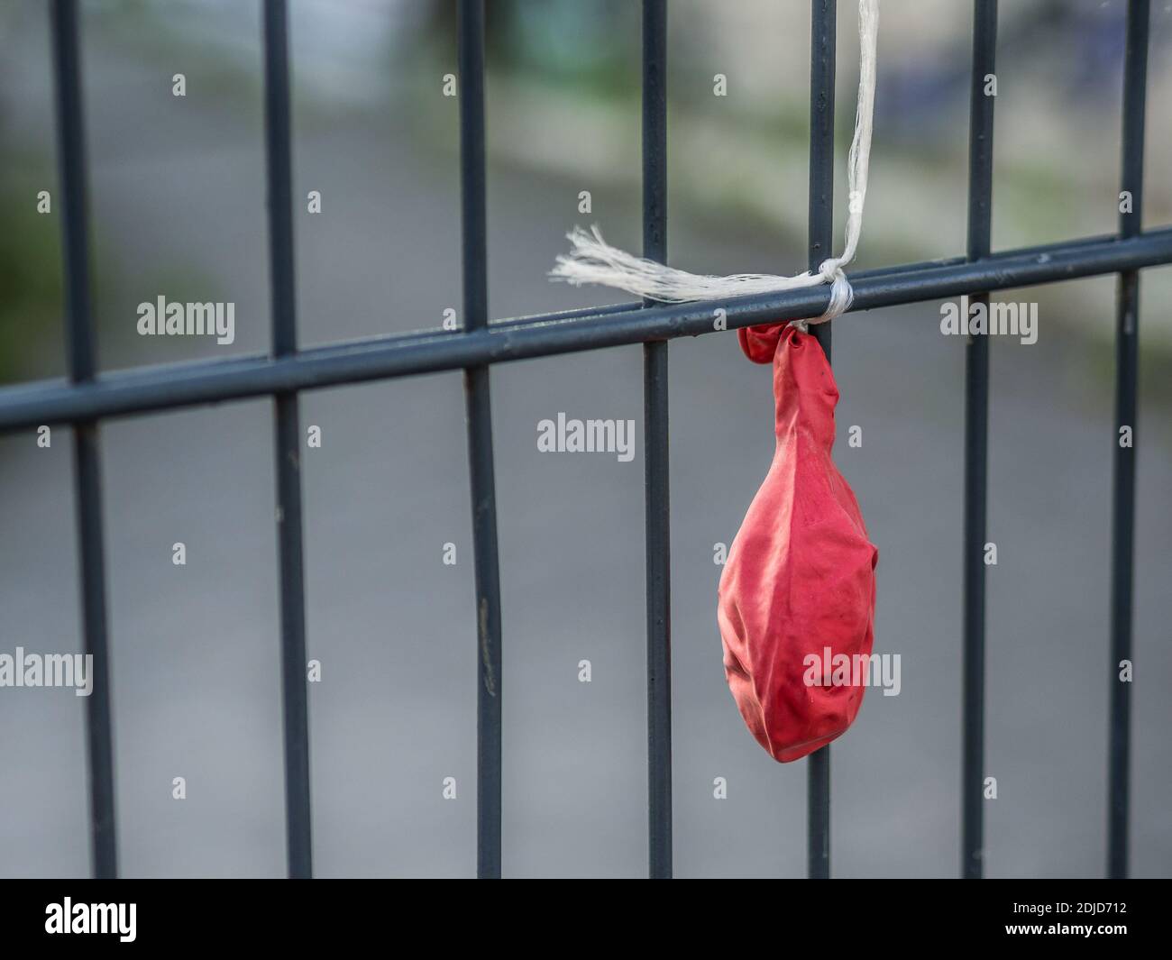 Deflated balloon city hi-res stock photography and images - Alamy