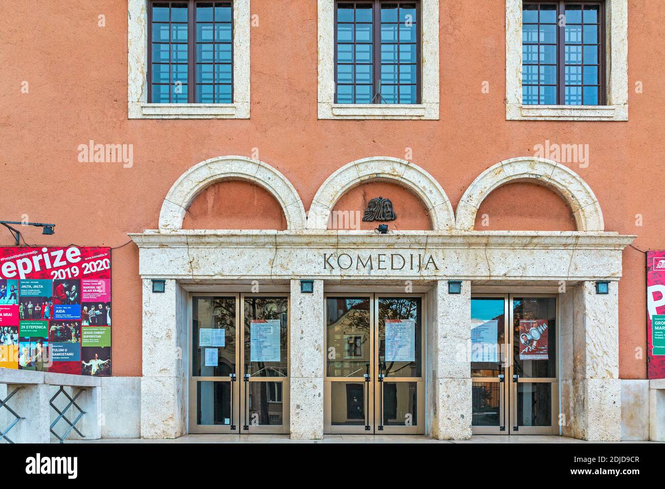 Komedija hi-res stock photography and images - Alamy