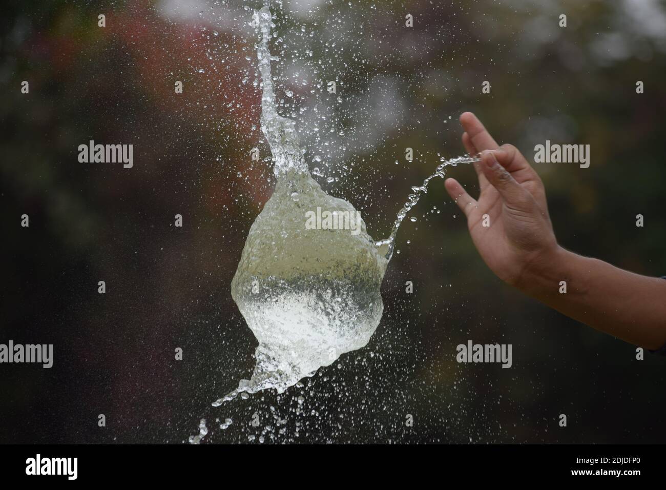 Balloon drop hi-res stock photography and images - Alamy
