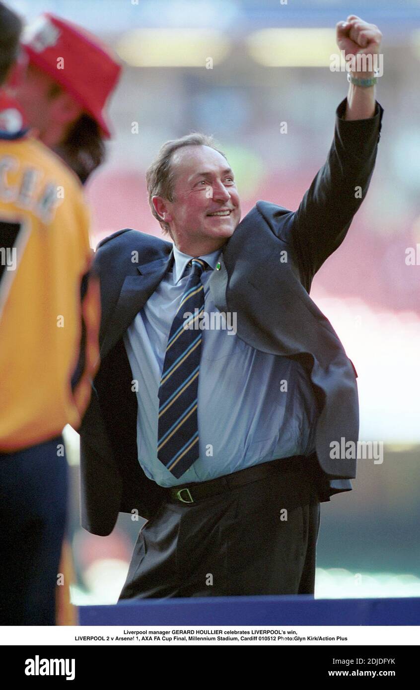 Fa cup final cardiff 2001 hi-res stock photography and images - Alamy