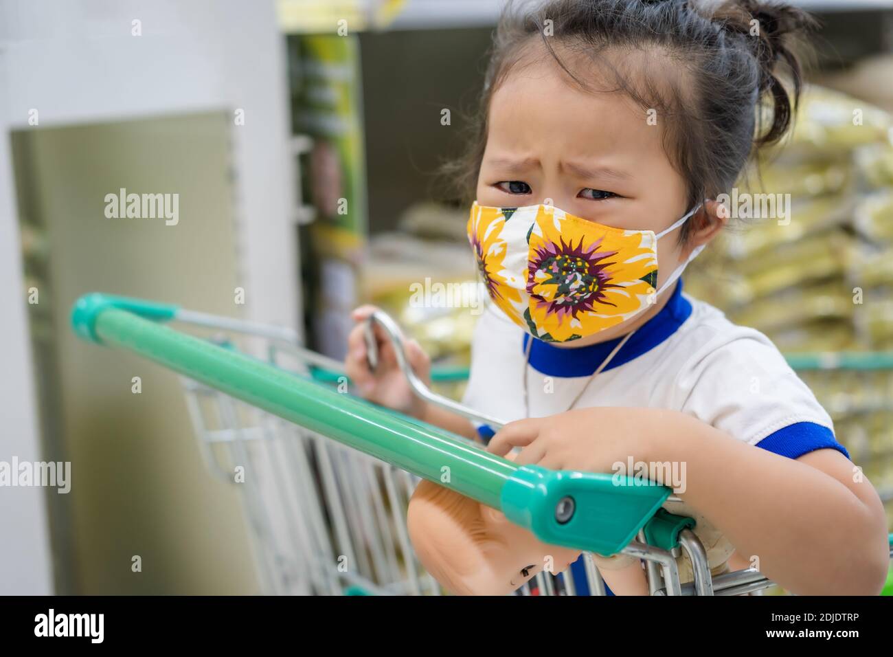 Baby shopping crying hi-res stock photography and images - Alamy