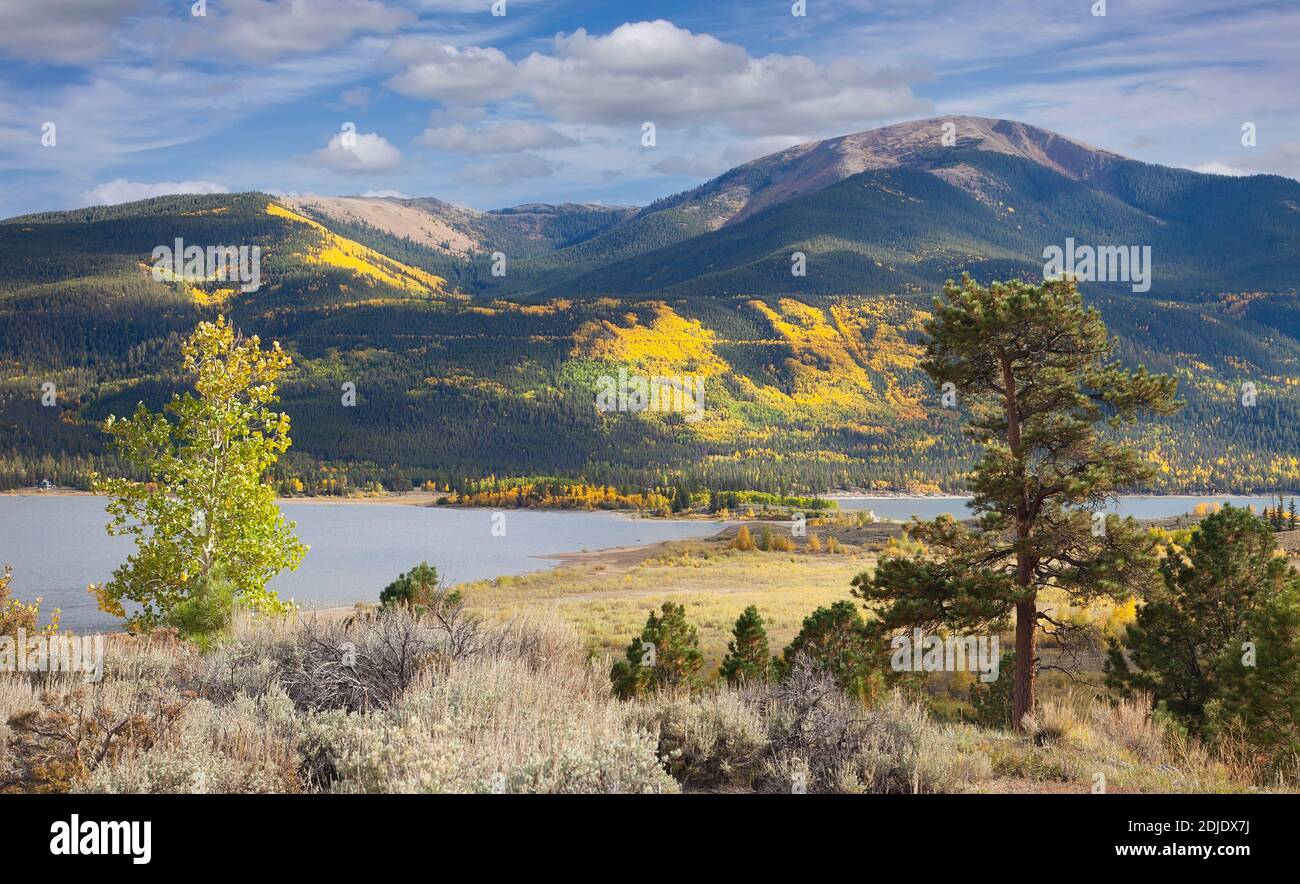 Scenic landscape in autumn in Colorado of Twin Lakes and the Rocky ...