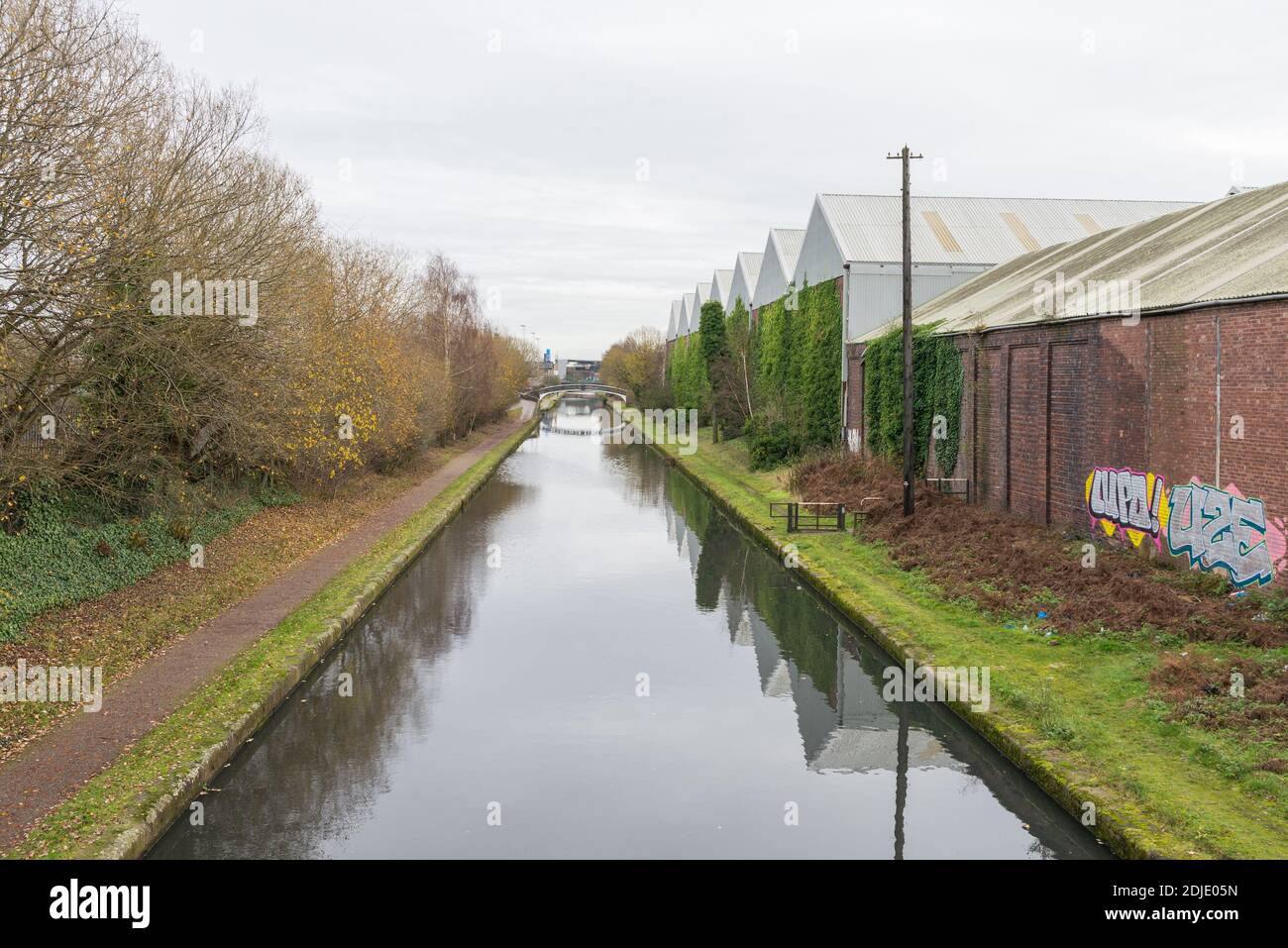 The Birmingham Canal at Smethwick Junction in Smethwick, Sandwell, West ...