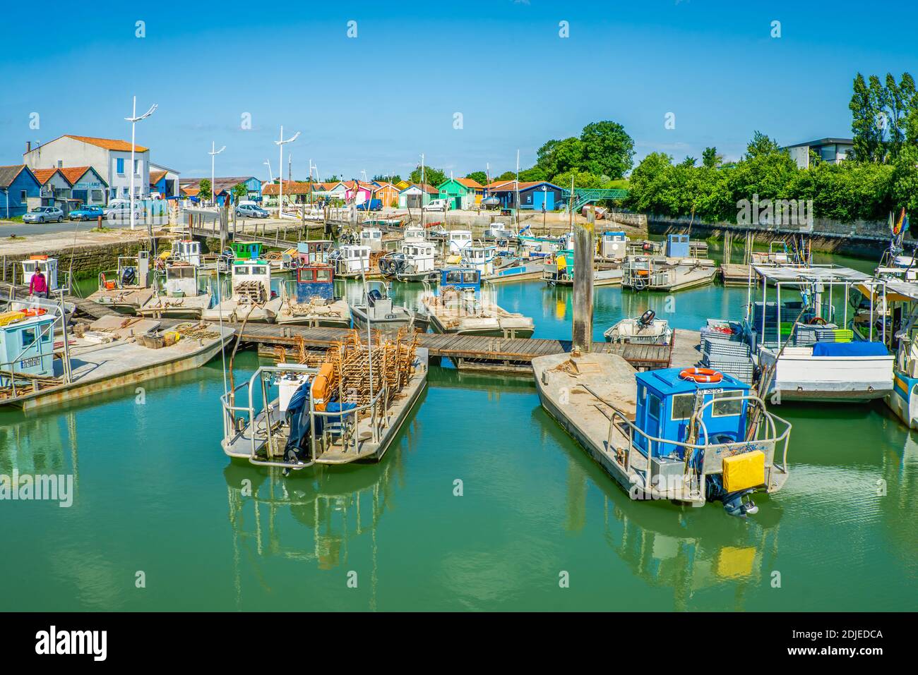 Oyster Farming Boat High Resolution Stock Photography and Images - Alamy