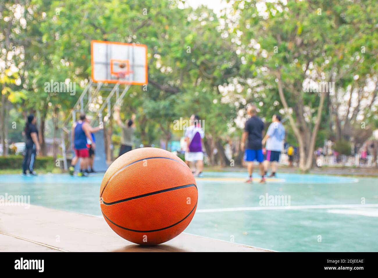 Group of people basketball player hi-res stock photography and images ...