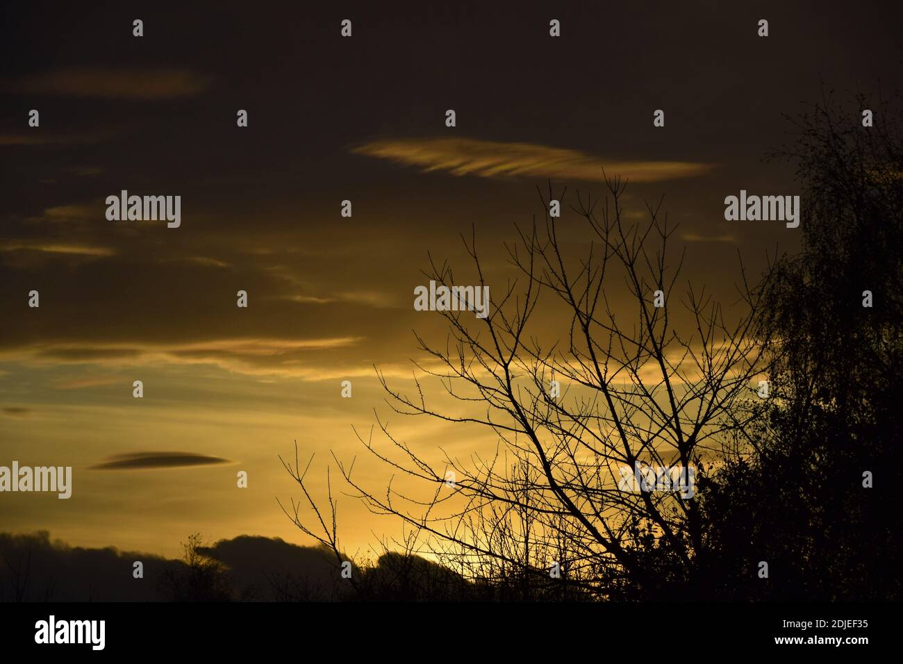 Setting of the sun winter hi-res stock photography and images - Alamy