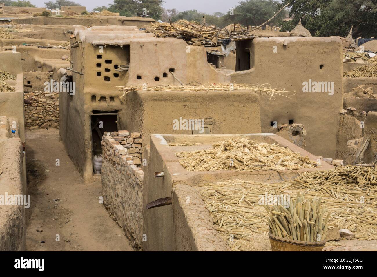 Traditional malian architecture hi-res stock photography and images - Alamy