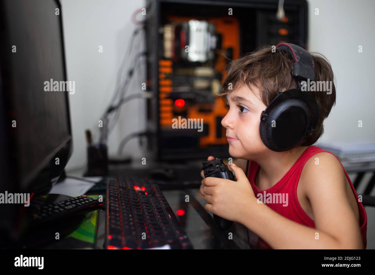 Boy playing video game brazil hi-res stock photography and images - Alamy