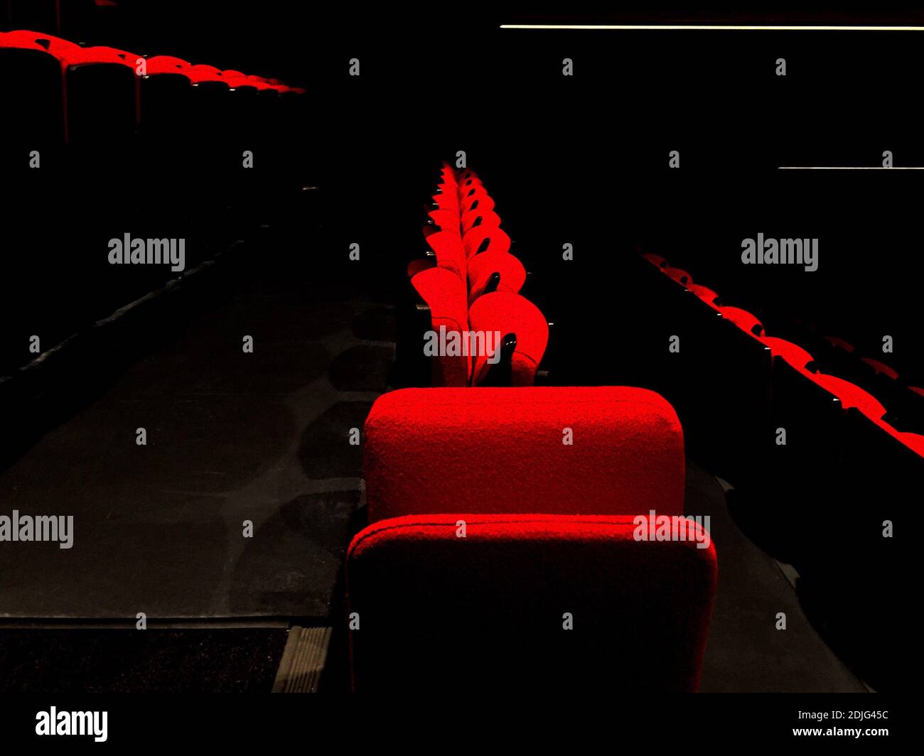 Dark concert hi-res stock photography and images - Alamy