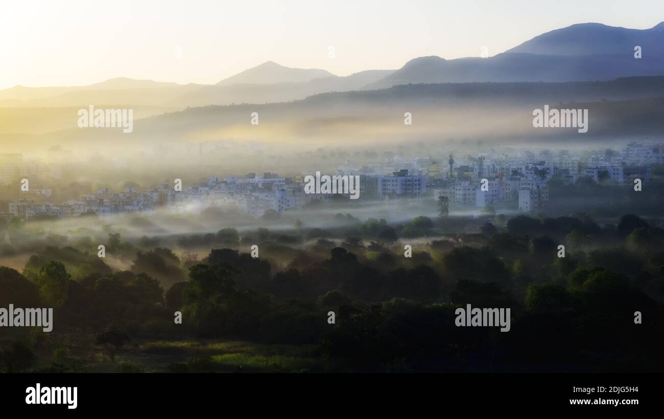 16x9 format hi-res stock photography and images - Alamy
