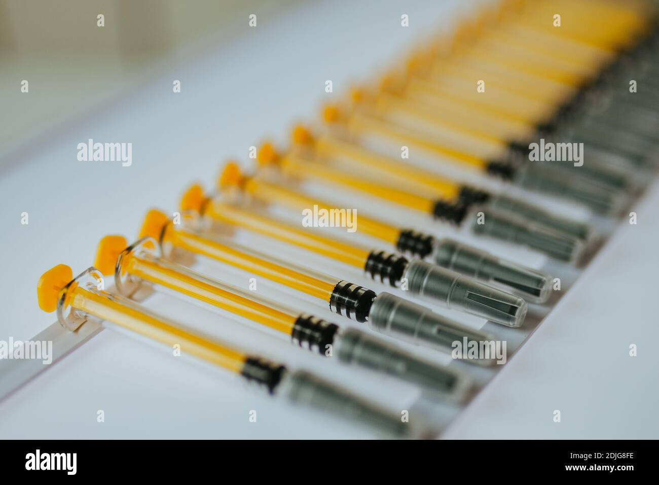 Arrangement Of Syringes High Resolution Stock Photography and Images ...