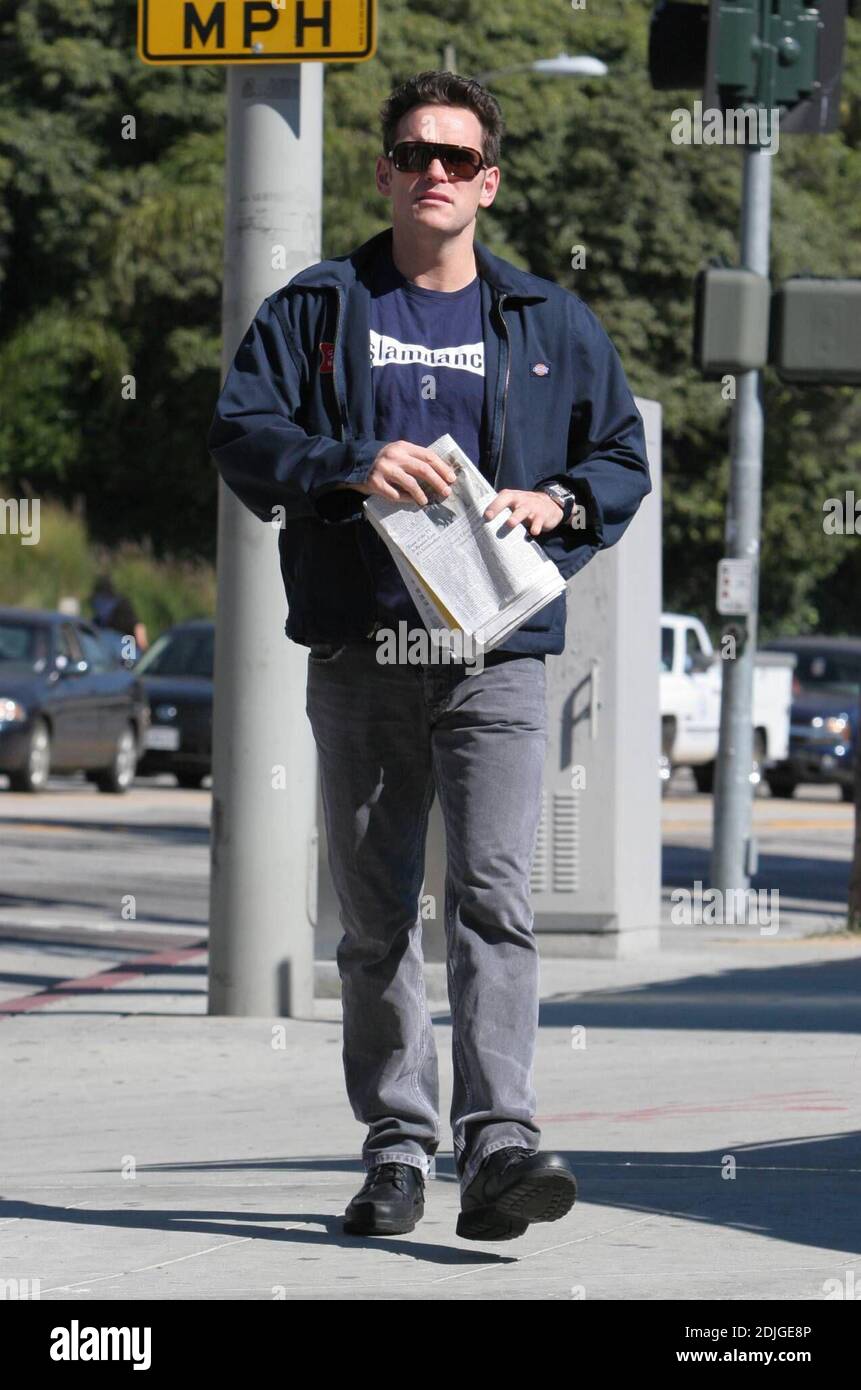 Exclusive!! Matt Dillon goes for a stroll to pick up a newspaper. West ...