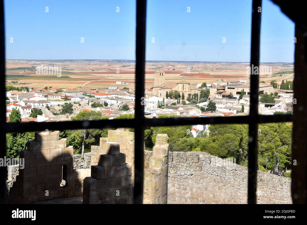 Blue sky through castle window hi-res stock photography and images - Alamy