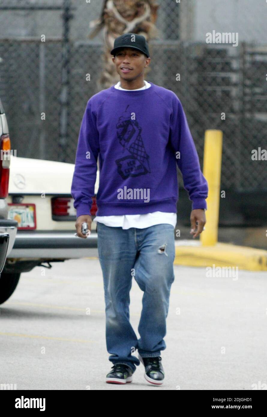 Exclusive!! Pharrell Williams has lunch with a female friend before ...