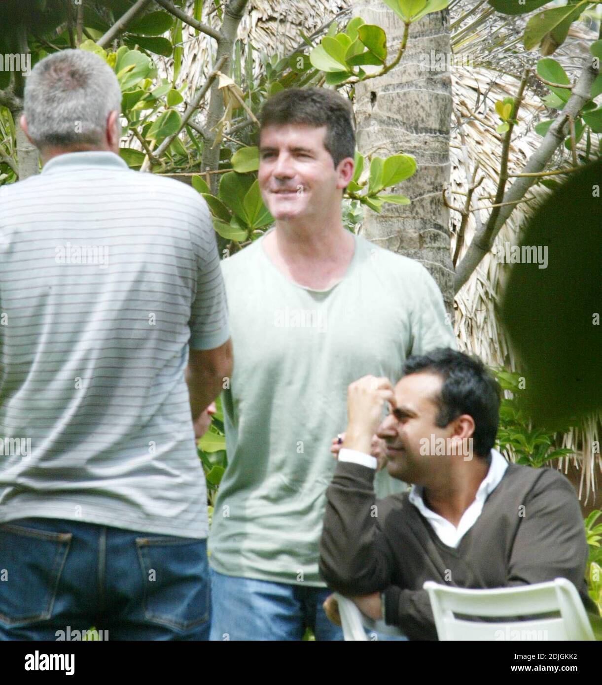 Exclusive!! Simon Cowell has lunch while attending the Sony/BMG ...