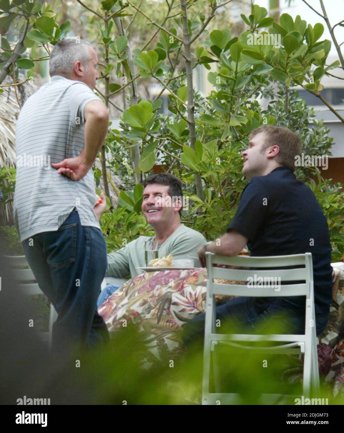 Exclusive!! Simon Cowell has lunch while attending the Sony/BMG ...