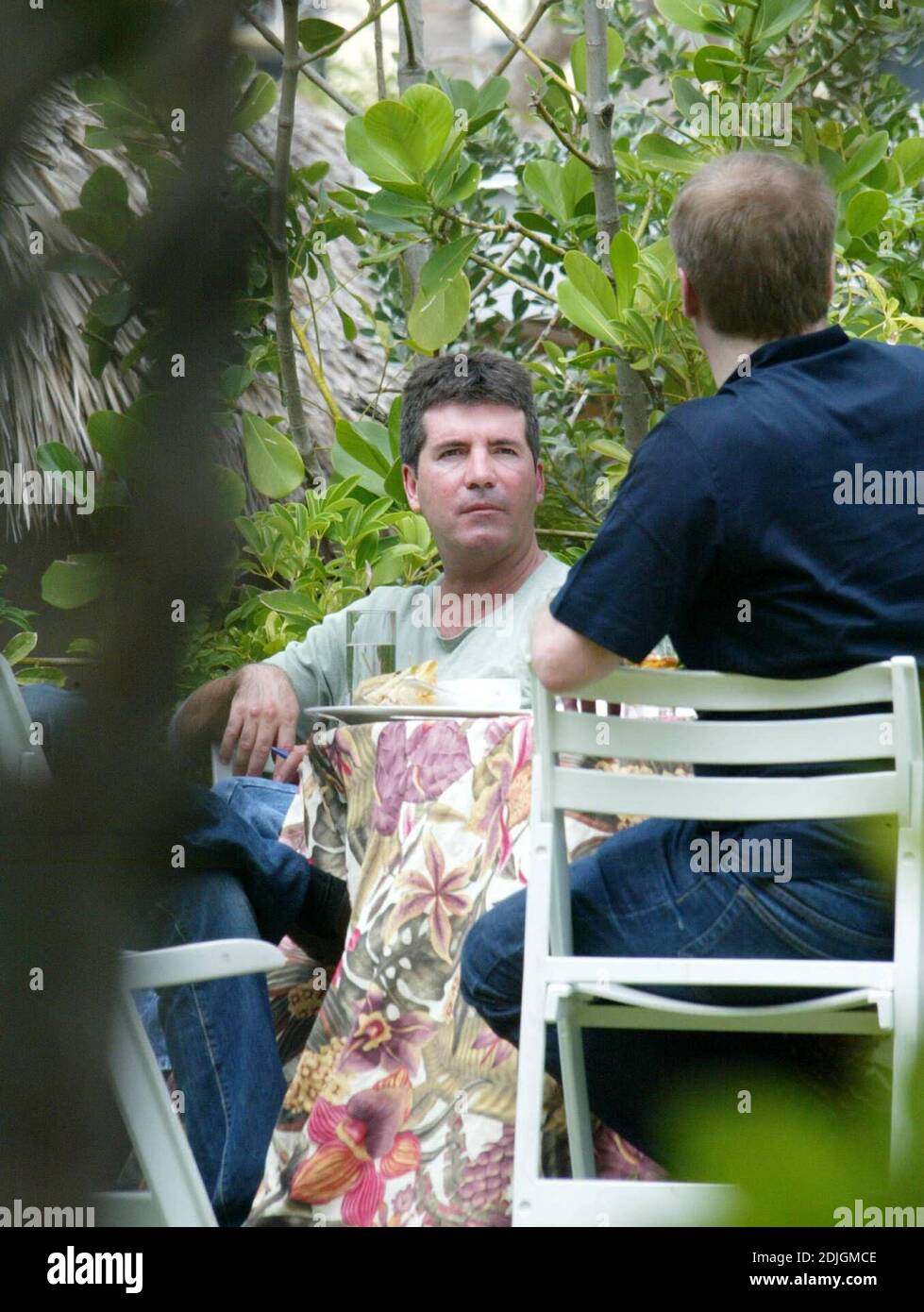 Exclusive!! Simon Cowell has lunch while attending the Sony/BMG ...