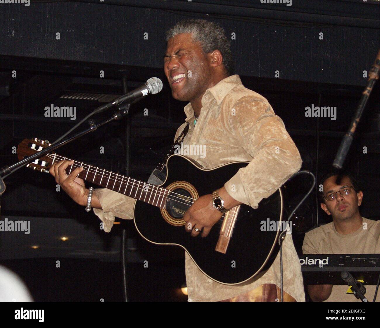 February 8: Jonathan Butler performs at Underground Atlanta on February ...
