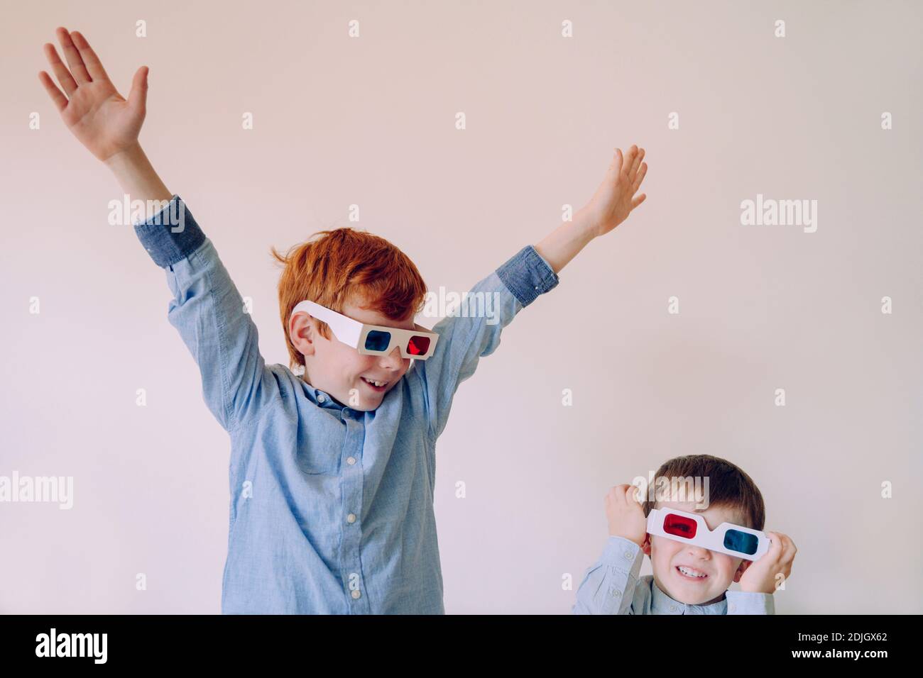 4 arms hi-res stock photography and images - Alamy
