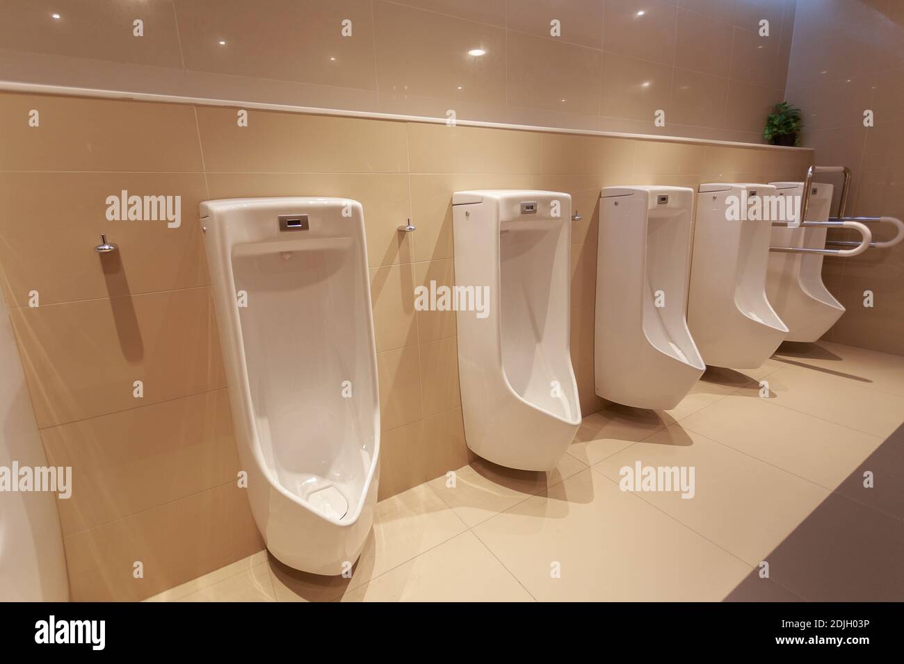 Men male new modern restroom hi-res stock photography and images - Alamy