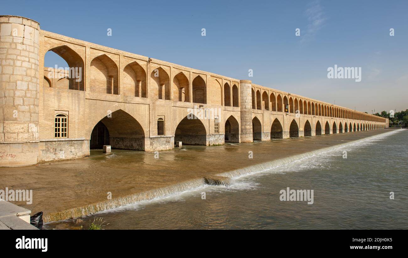 Si O Se Pol Bridge, Isfahan, Iran. Also known as The Allahverdi Khan ...