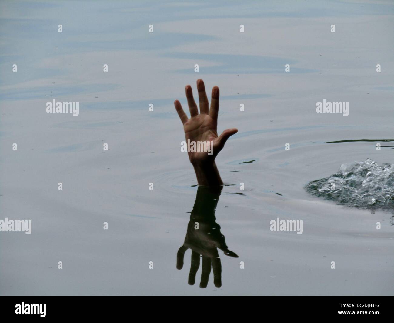Hand in water drowning hi-res stock photography and images - Alamy