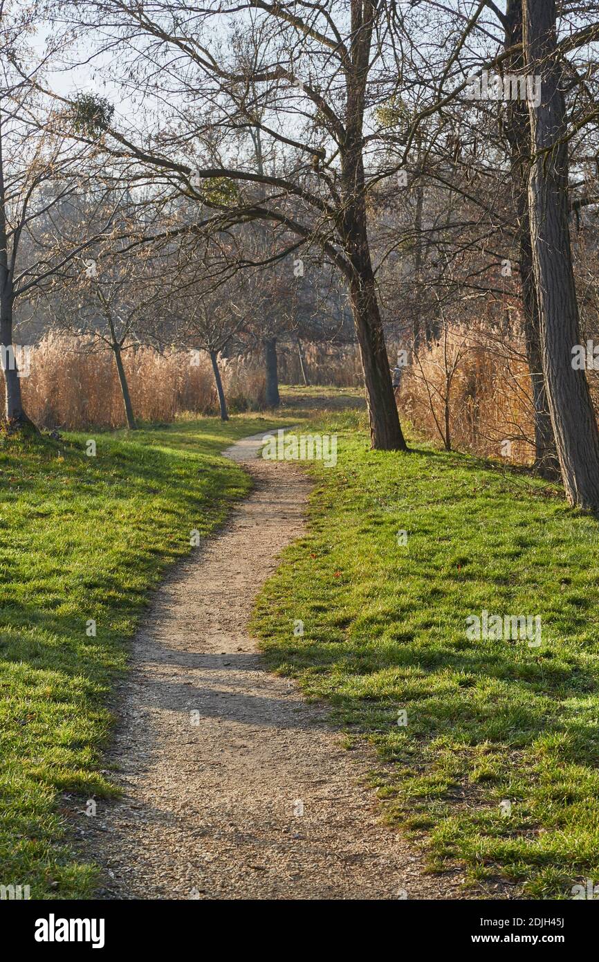Lakeside way hi-res stock photography and images - Alamy