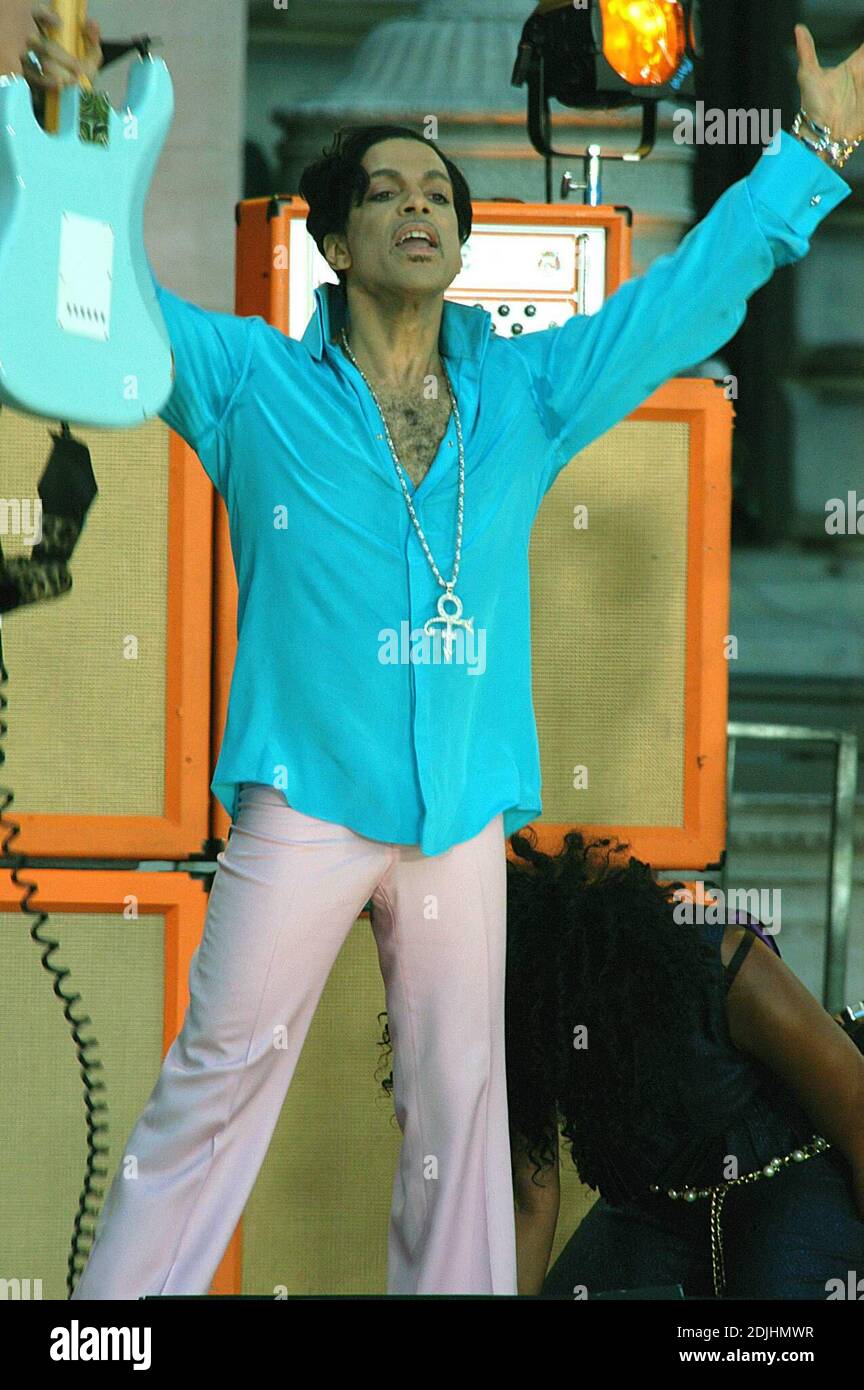 Prince performs with Tamar at the Good Morning America Summer Concert ...