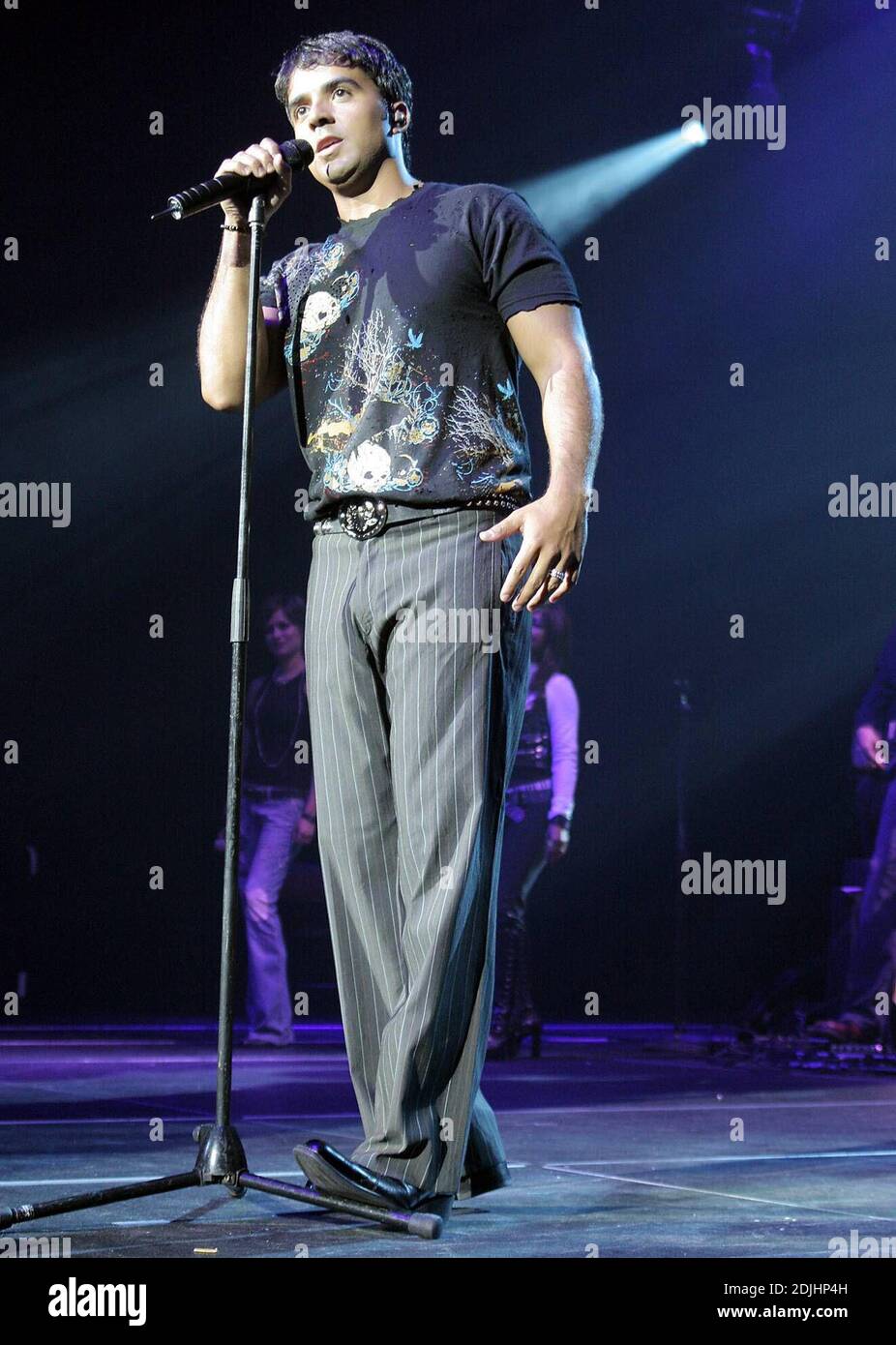 Hispanic crowd concert hi-res stock photography and images - Alamy