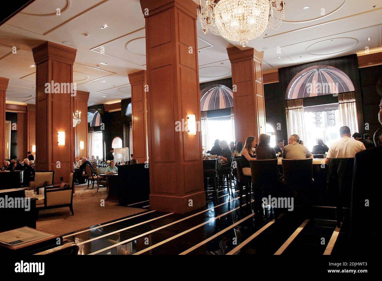 Hotel regent beverly hills hi-res stock photography and images - Alamy