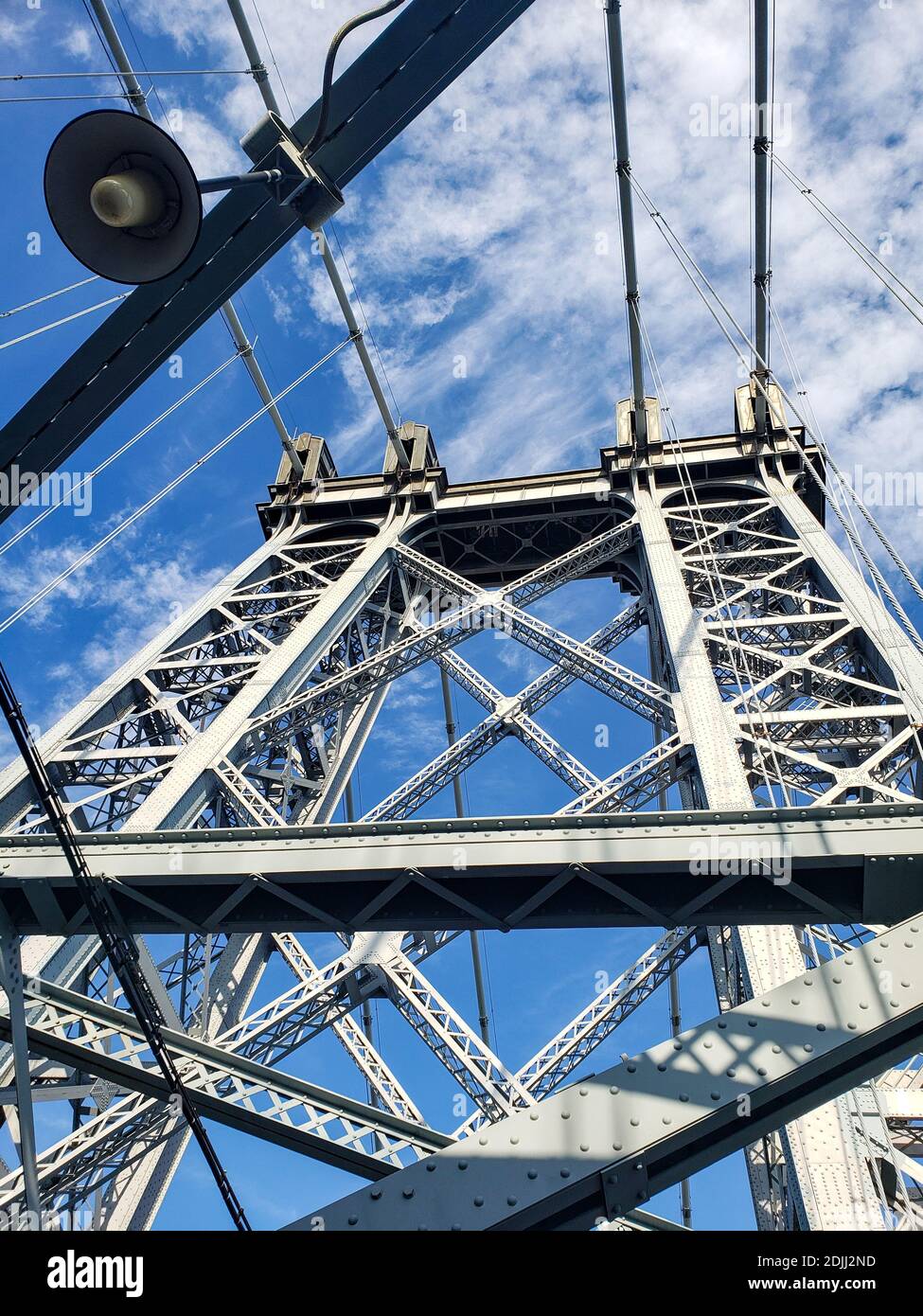 Bridge steel triangles hi-res stock photography and images - Alamy