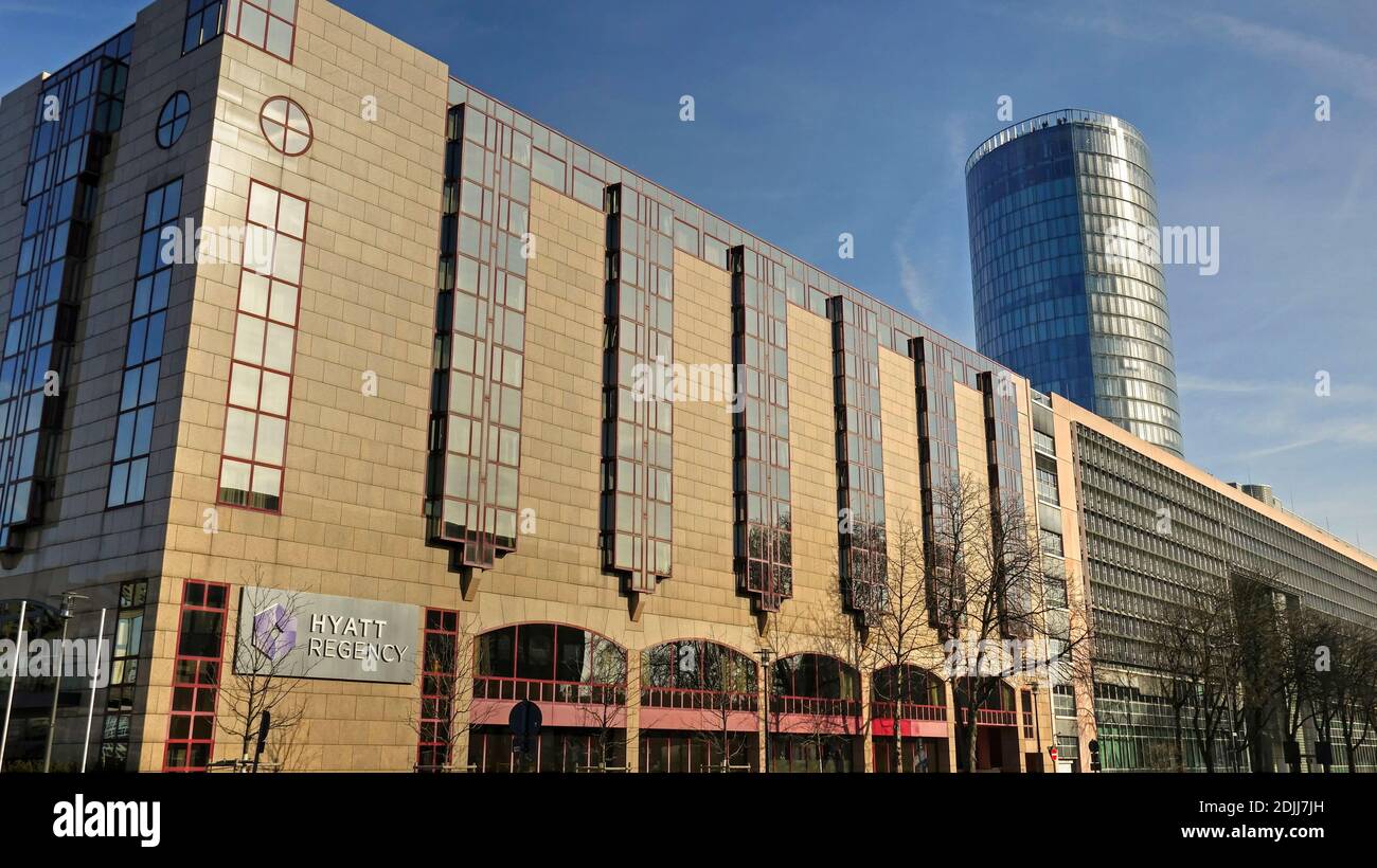 Hyatt regency hotel and cologne triangle tower hi-res stock photography ...