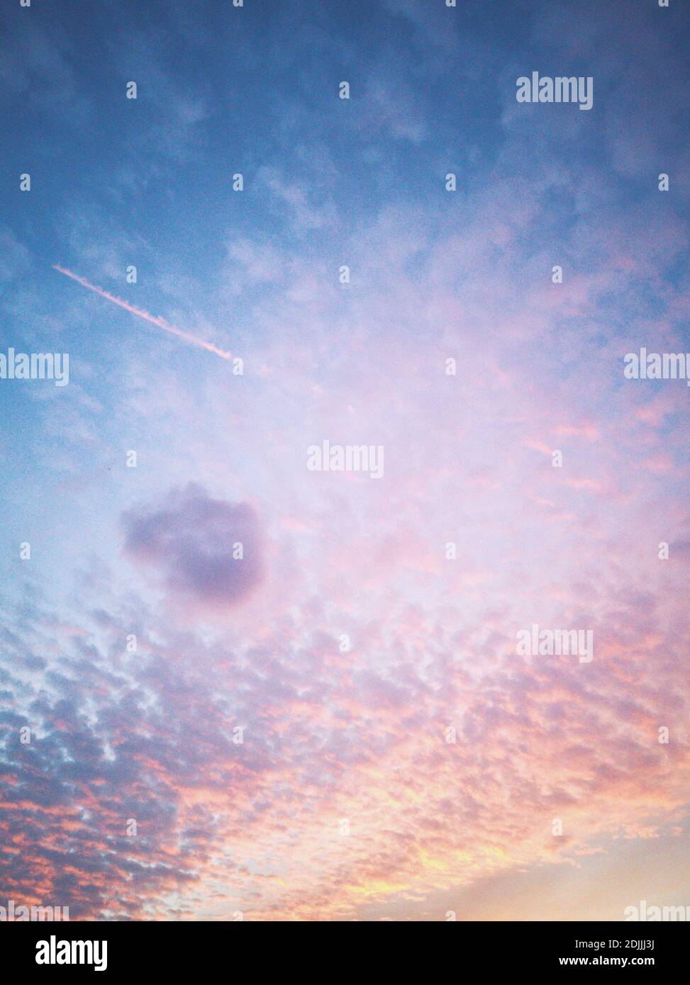 Pinky orange sunset hi-res stock photography and images - Alamy
