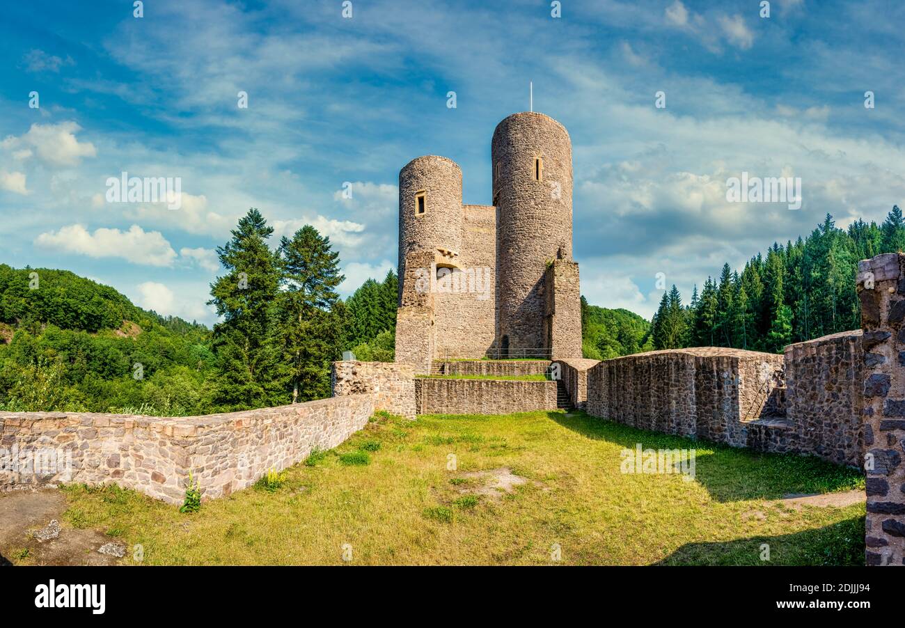 Ruin definition hi-res stock photography and images - Alamy
