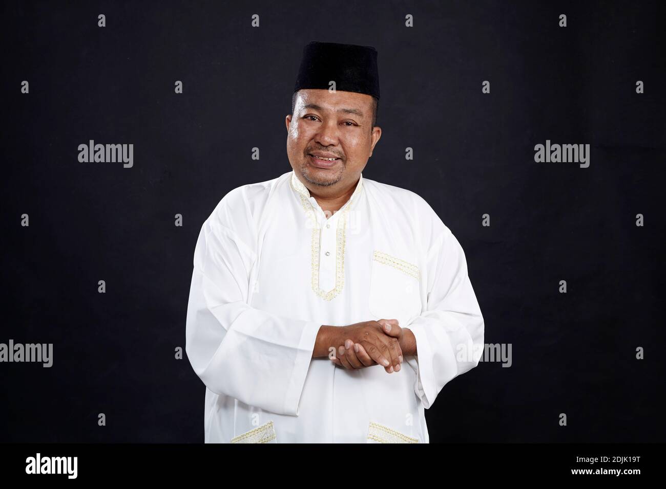 Traditional malay hat hi-res stock photography and images - Alamy