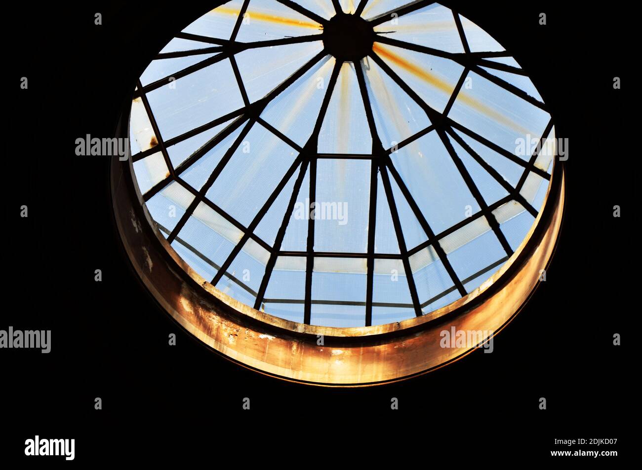 Transparent ceiling hi-res stock photography and images - Alamy