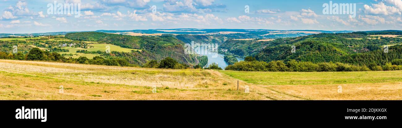 Middle Rhine between St. Goar and Hirzenach vantage point near Rheinbay ...