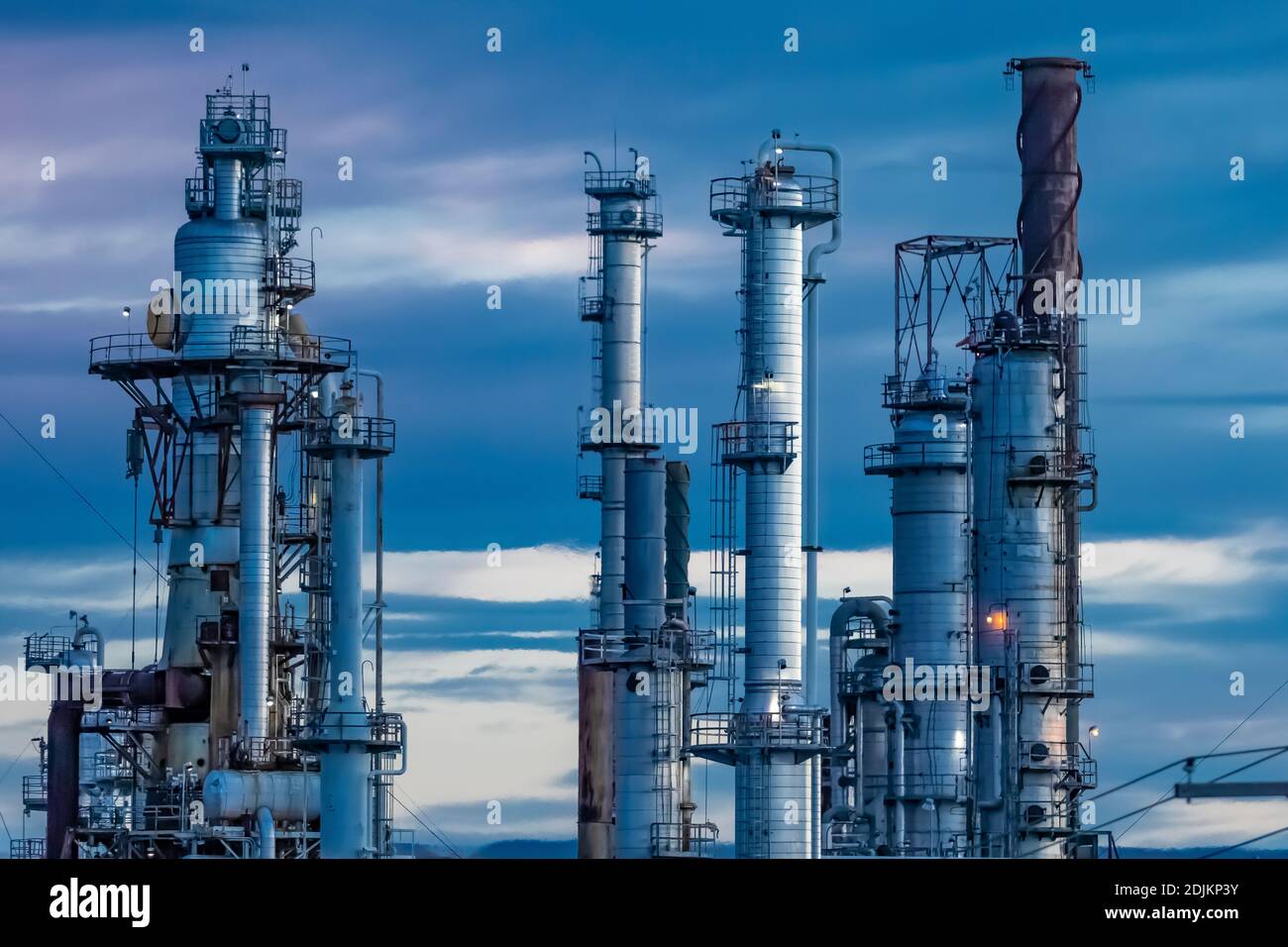 Oil refinery laurel montana usa hi-res stock photography and images - Alamy