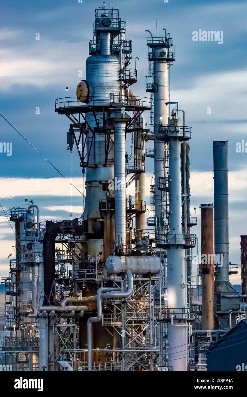 Oil refinery laurel montana usa hi-res stock photography and images - Alamy