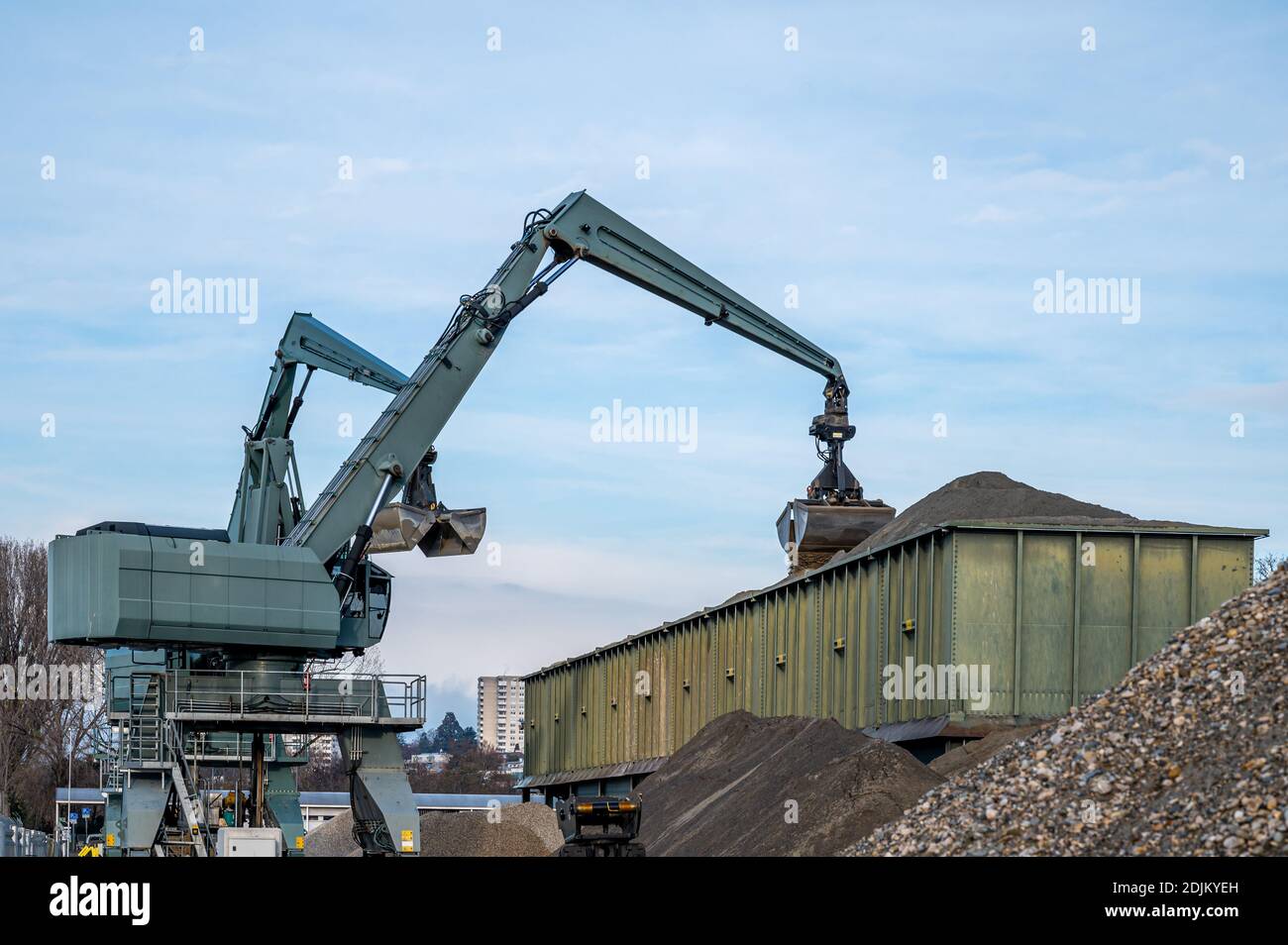 Container handling technology hi-res stock photography and images - Alamy