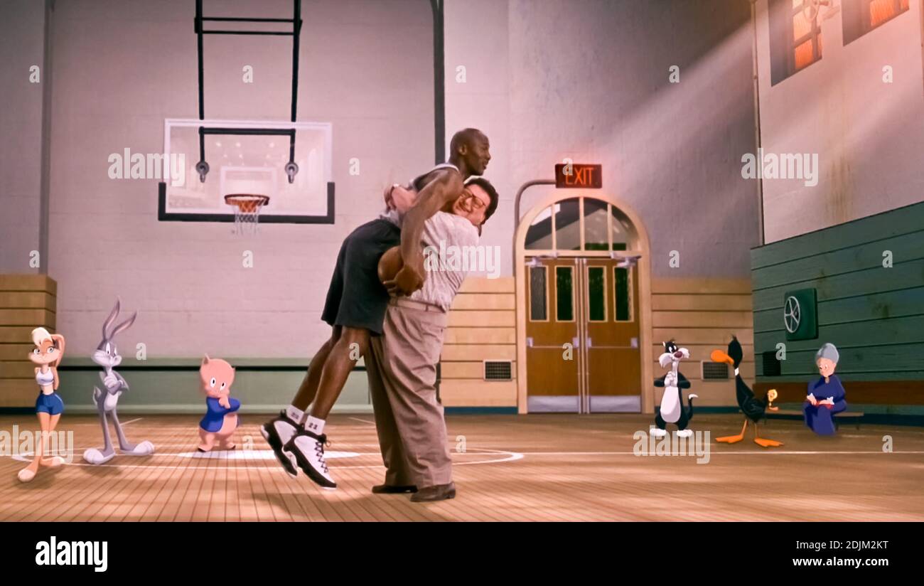 USA. Wayne Knight and Michael Jordan in a scene from ©Warner Bros. film ...